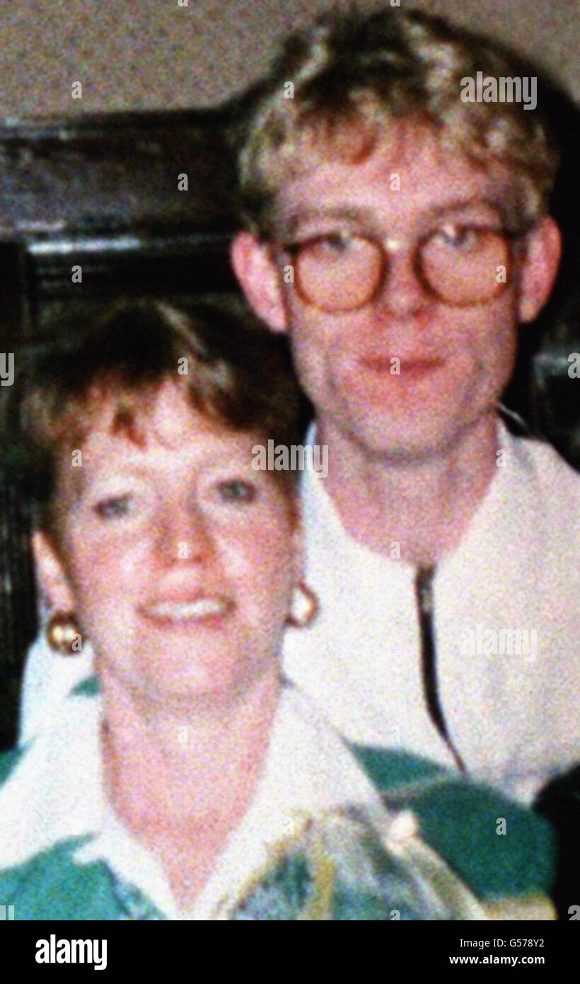 Foto sommerse di Michael Abram, con sua madre, Linda. Abram sta ...