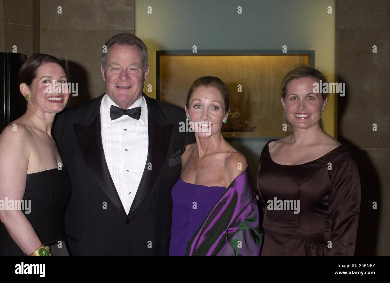 Michael Wayne, Presidente, con le figlie Theresa (sinistra) e Josie ...