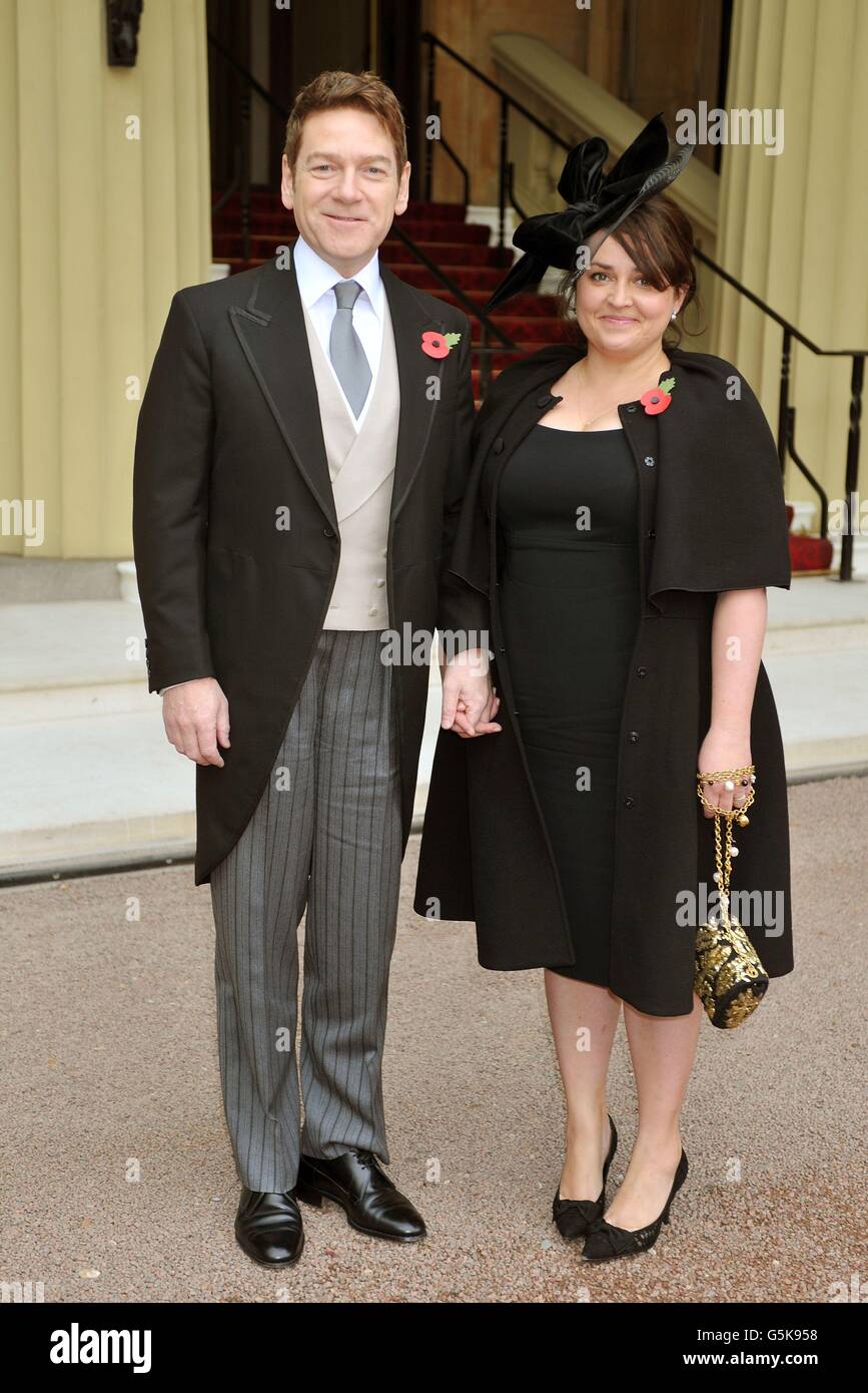 L'attore Kenneth Branagh arriva con sua moglie Lindsay, per essere ...