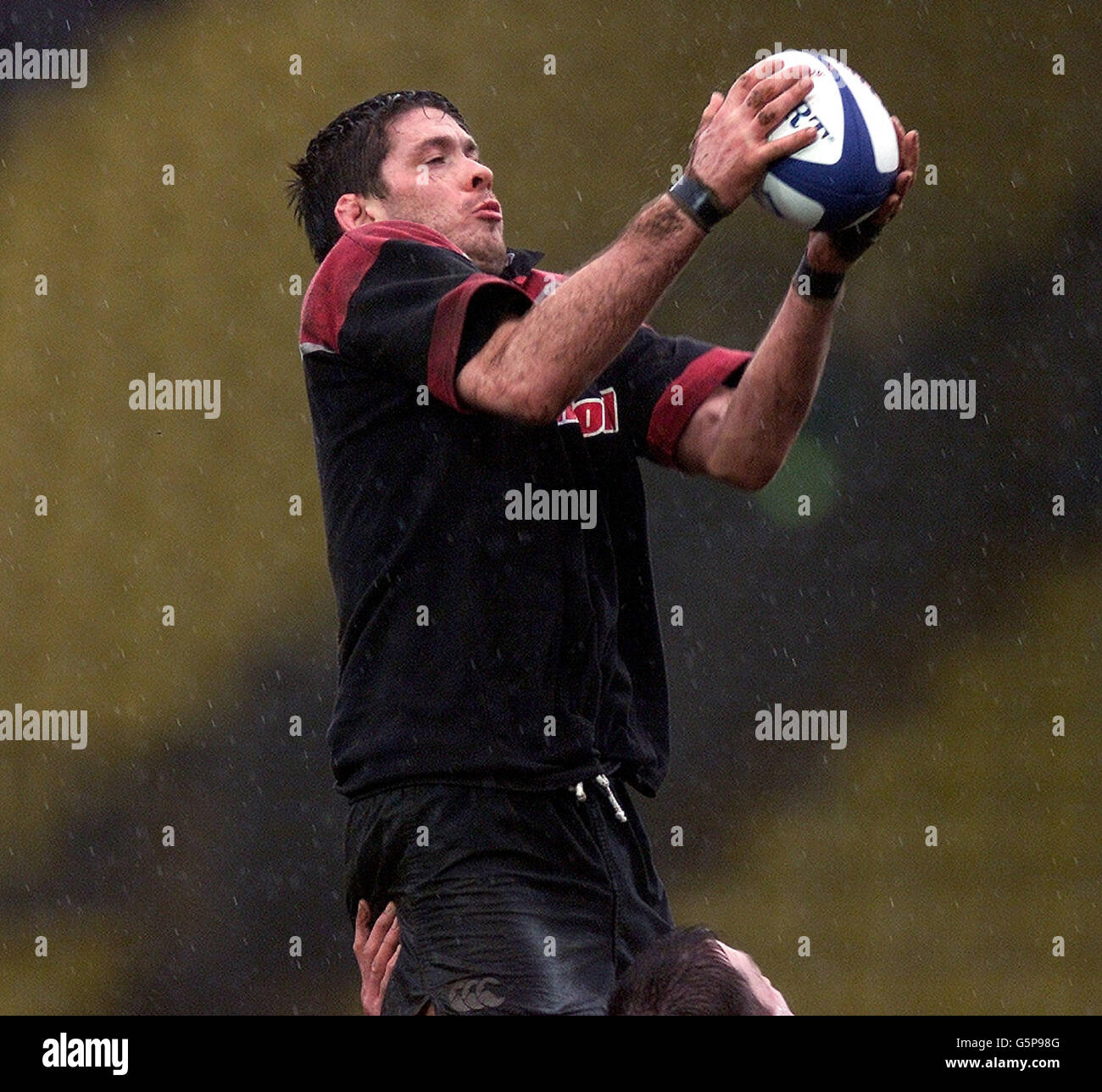 Sport rugby union action scott murray immagini e fotografie stock ad ...