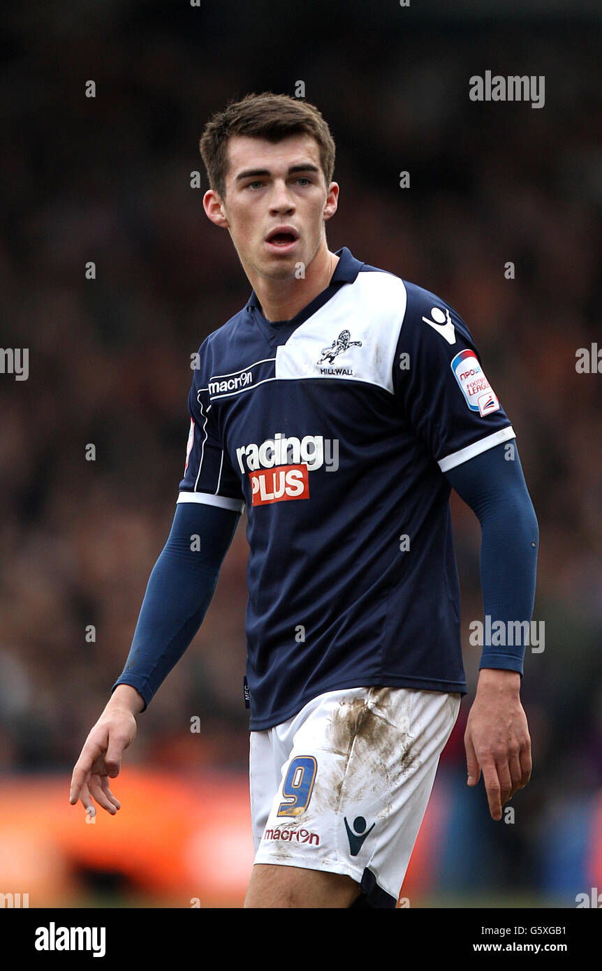 Millwall v luton town immagini e fotografie stock ad alta risoluzione ...