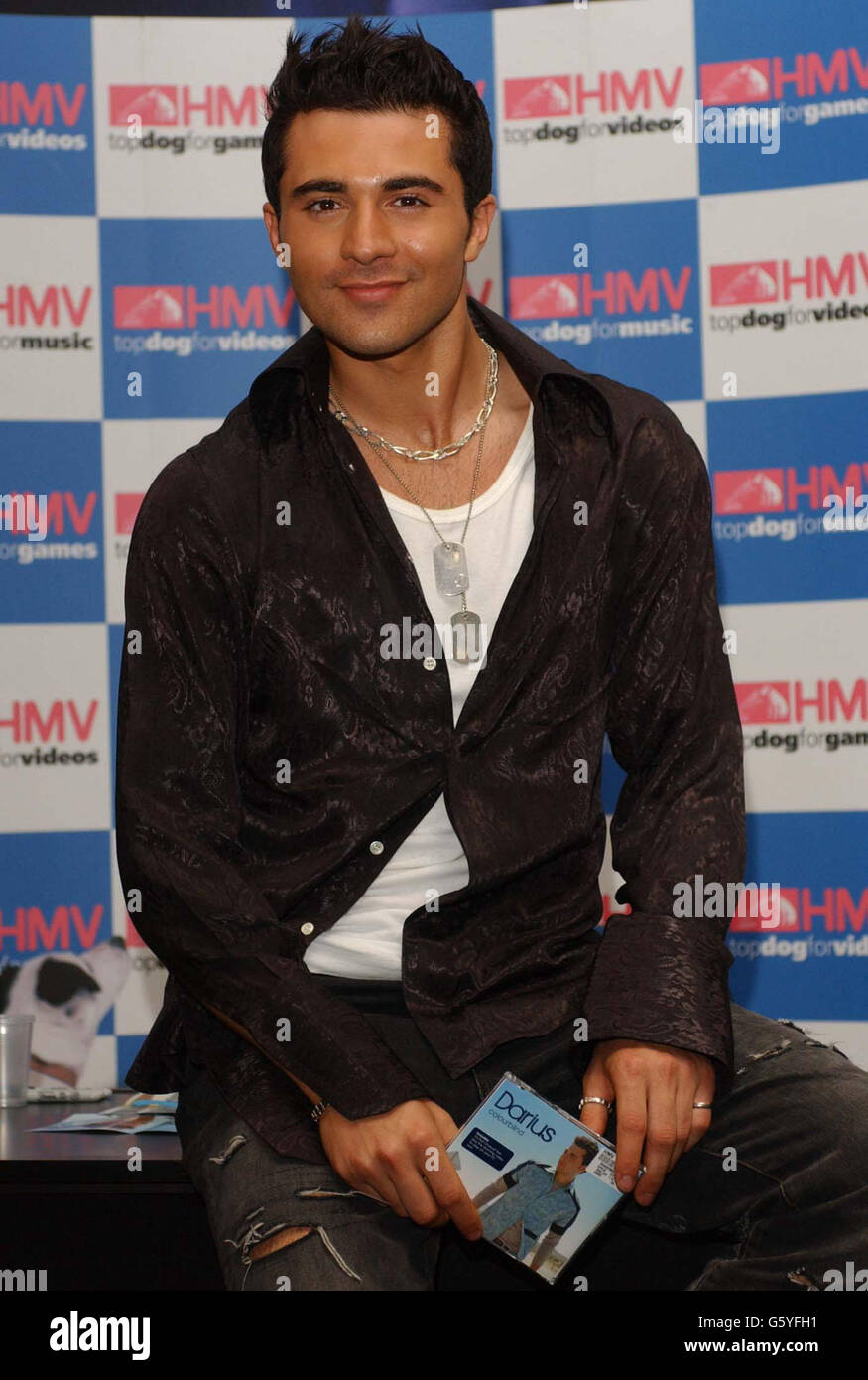 Pop idols darius photocall hmv store in londons oxford street immagini ...