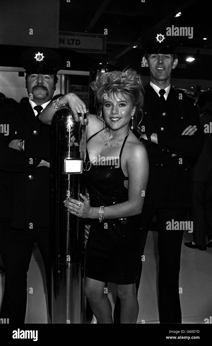 Samantha fox auf der london motor show immagini e fotografie stock ad ...