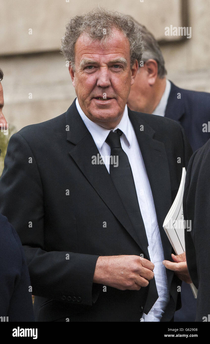 L'emittente jeremy clarkson lascia la cattedrale di st pauls immagini e ...