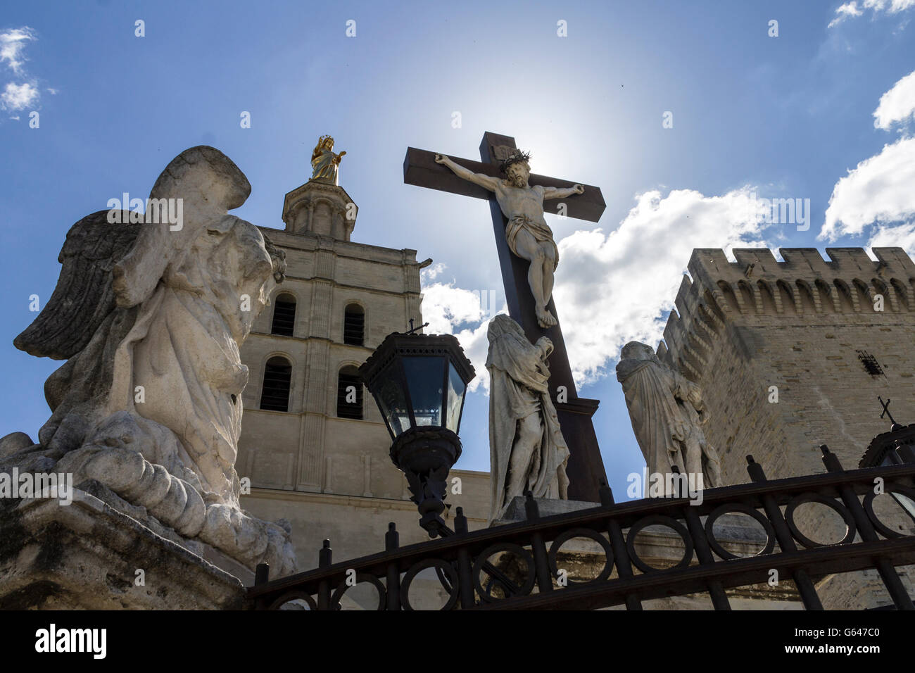 Cattedrale avignone immagini e fotografie stock ad alta risoluzione - Alamy