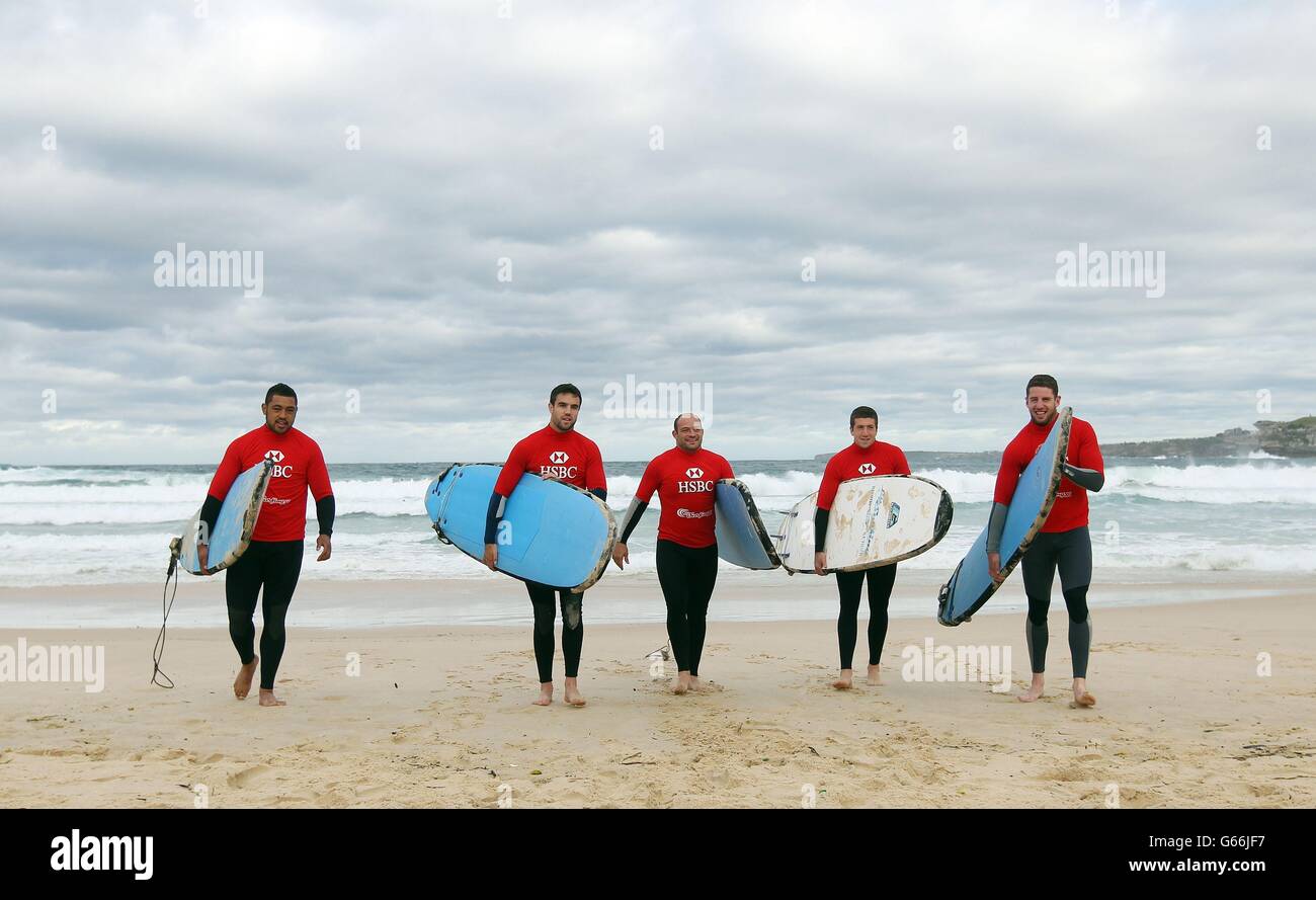 Justin tipuric alex cuthbert posa foto surf sulla spiaggia di bondi ...