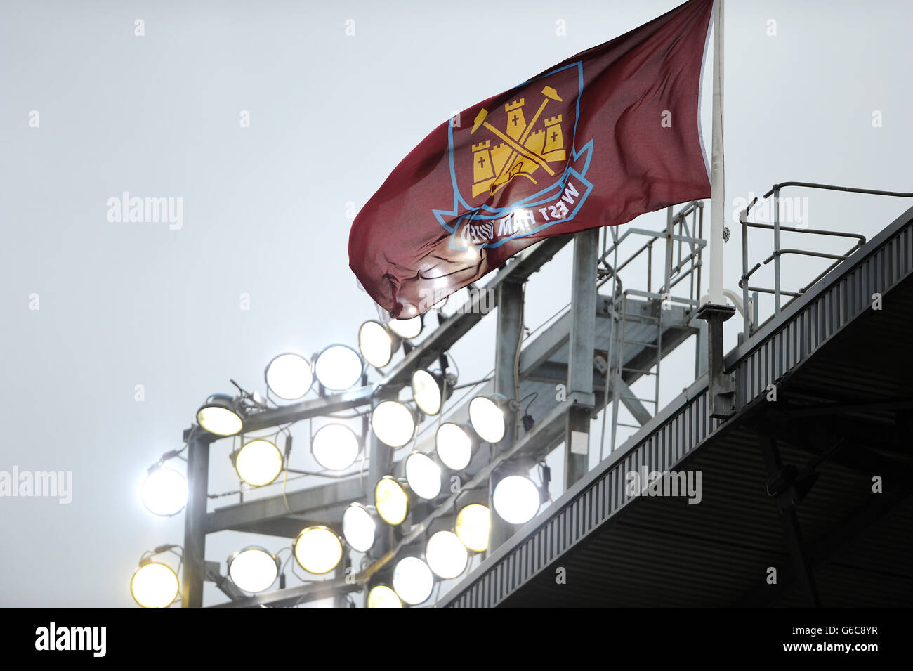 West ham united flag immagini e fotografie stock ad alta risoluzione ...