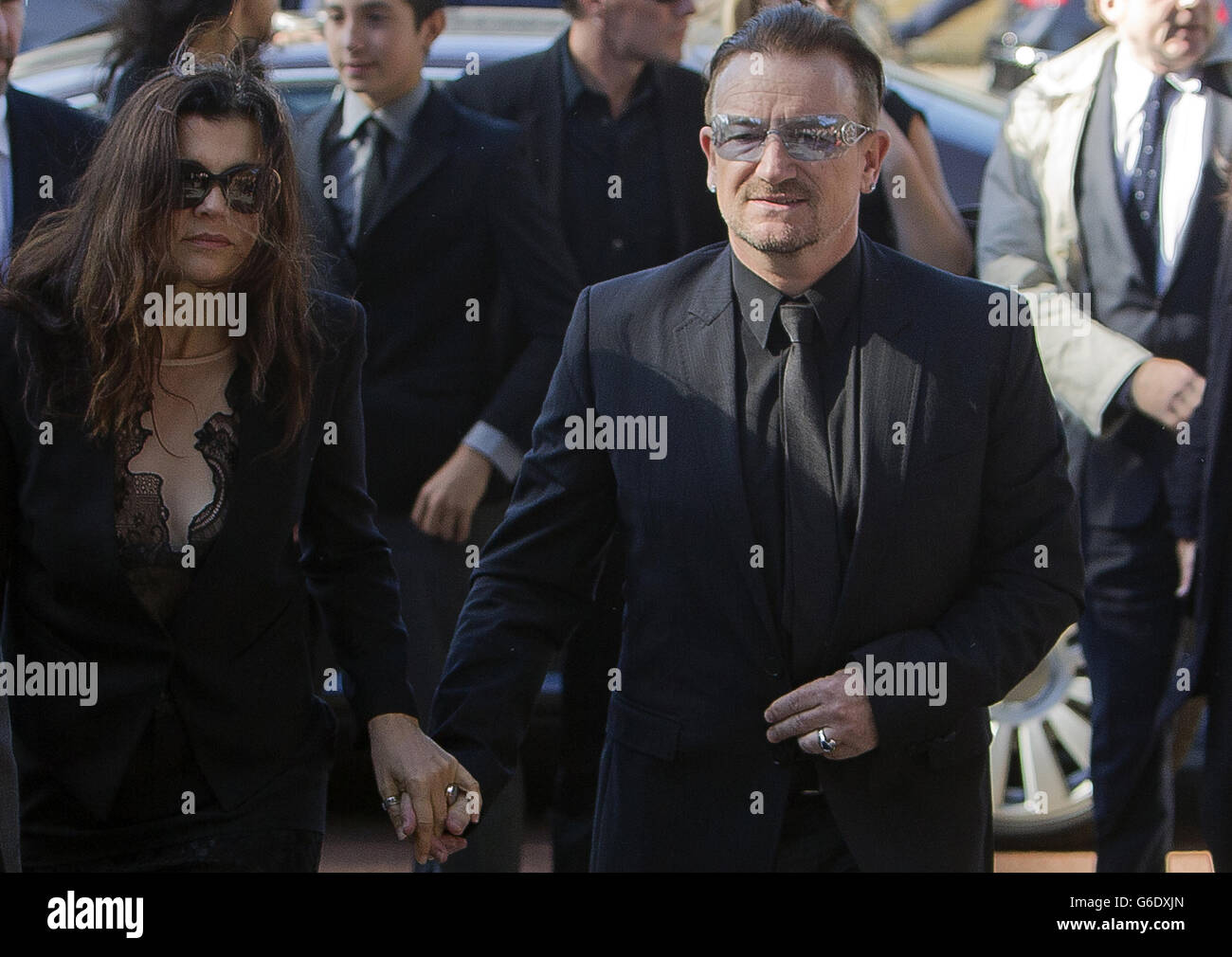 Il frontman degli U2 Bono con la moglie Alison Houston, partecipa ai ...