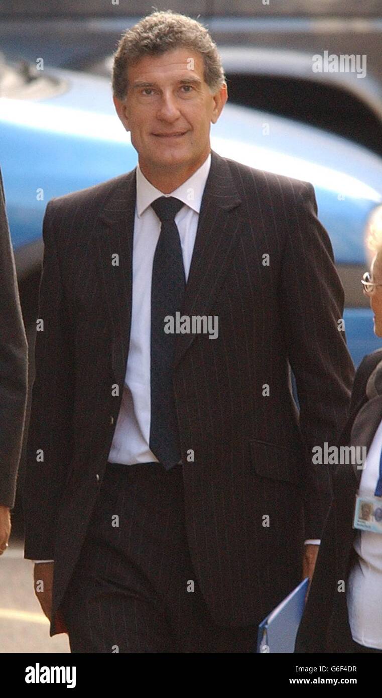 Lord hutton in arrivo immagini e fotografie stock ad alta risoluzione ...