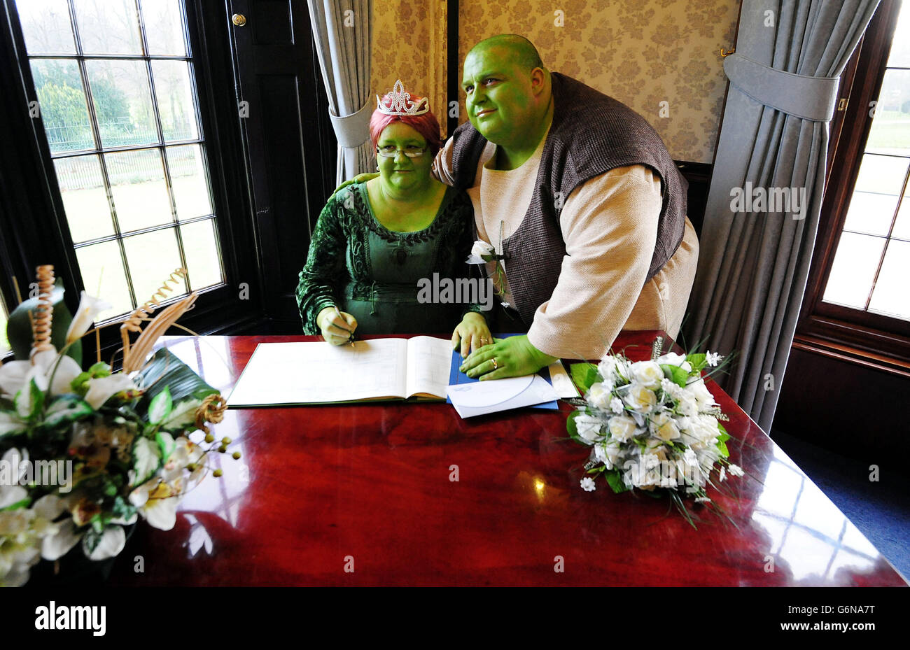 Matrimonio di shrek immagini e fotografie stock ad alta risoluzione - Alamy