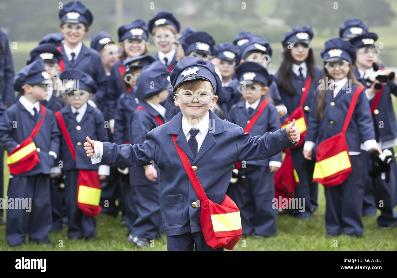 Il più grande fan di Postman Pat, prima dell'apertura di CBeebies Land ...