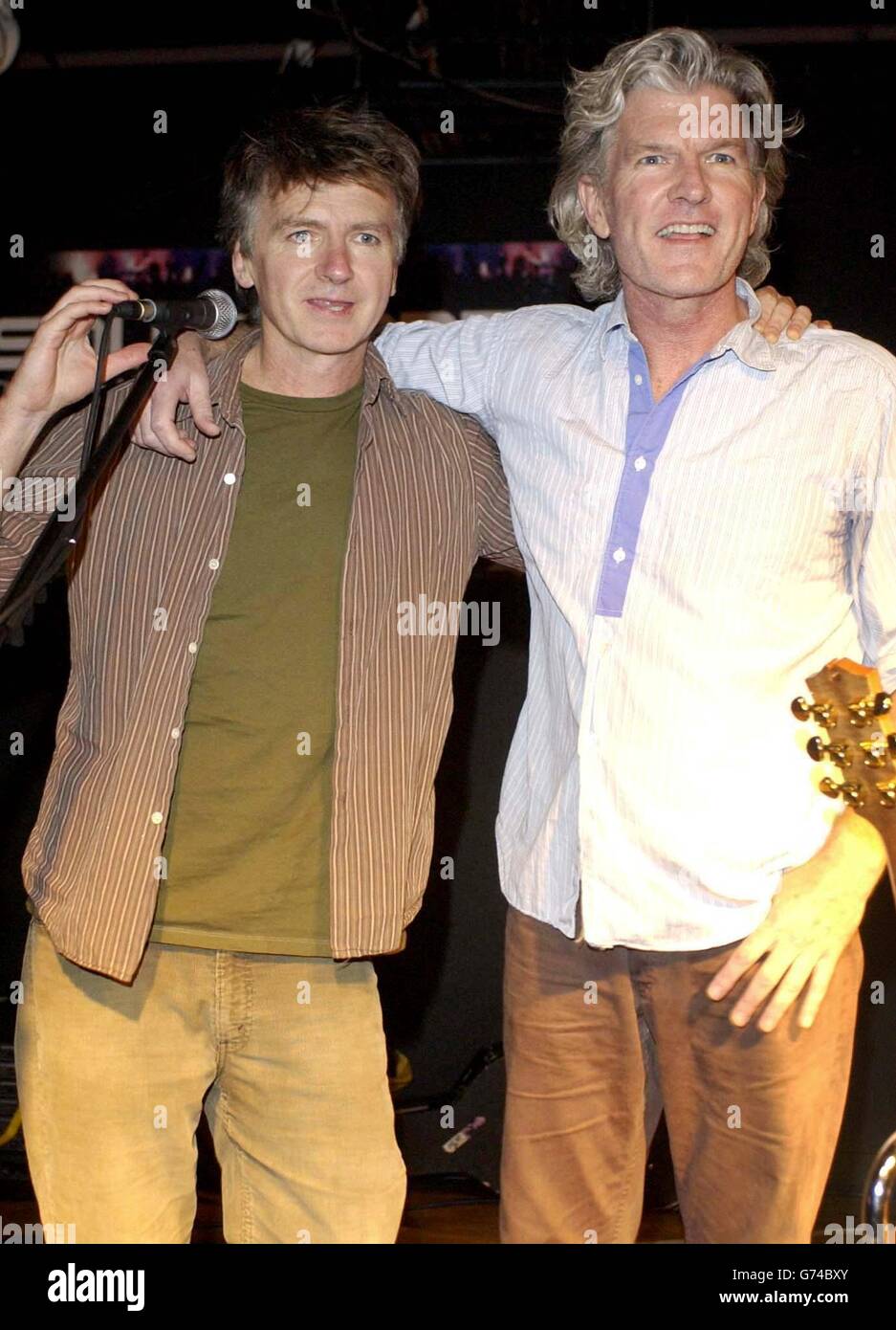 Il duo Kiwi The Finn Brothers - Neil (a sinistra) e Tim Finn - durante ...