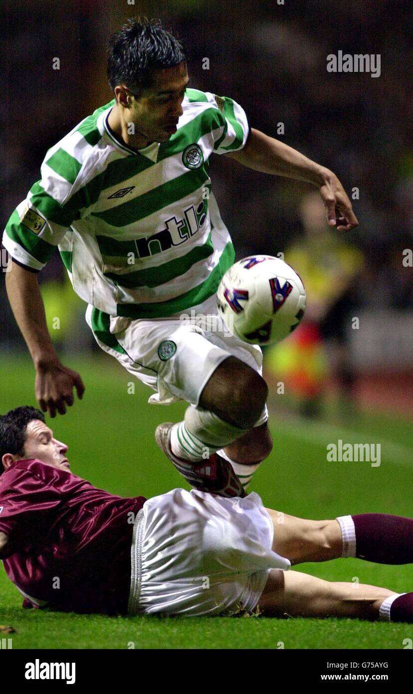 Celtics Bobby Petta tiene fuori i cuori Thomas Flogul, durante la loro ...