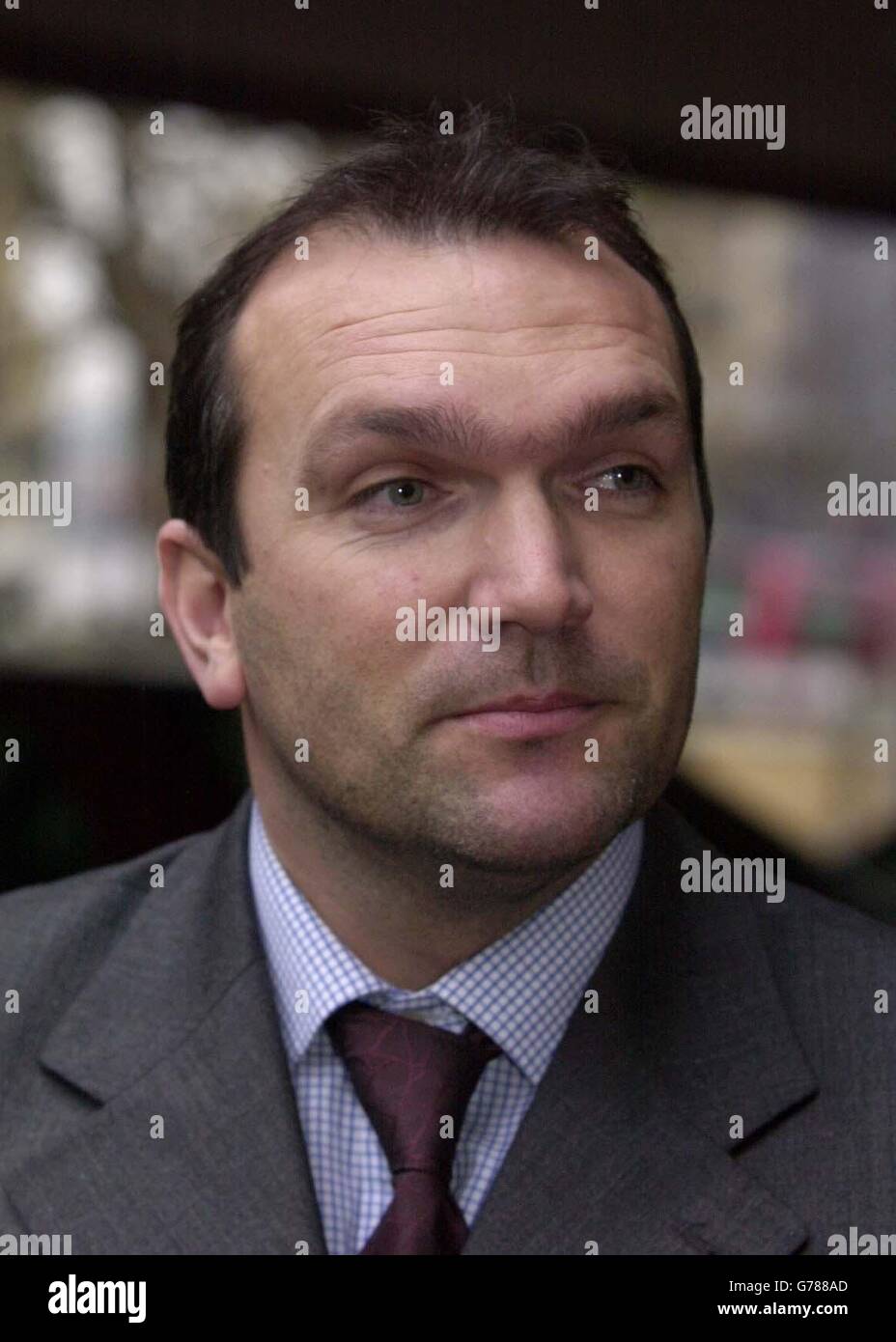 Che il tribunale ha ordinato loro di pagare immagini e fotografie stock ...