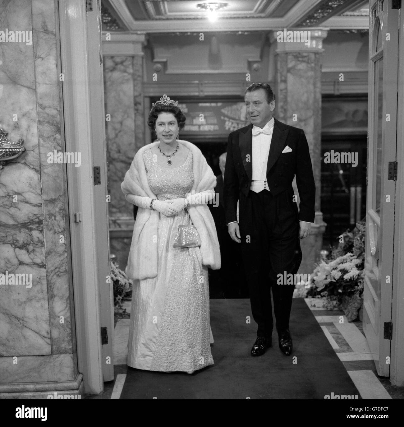 Bernard delfont immagini e fotografie stock ad alta risoluzione - Alamy