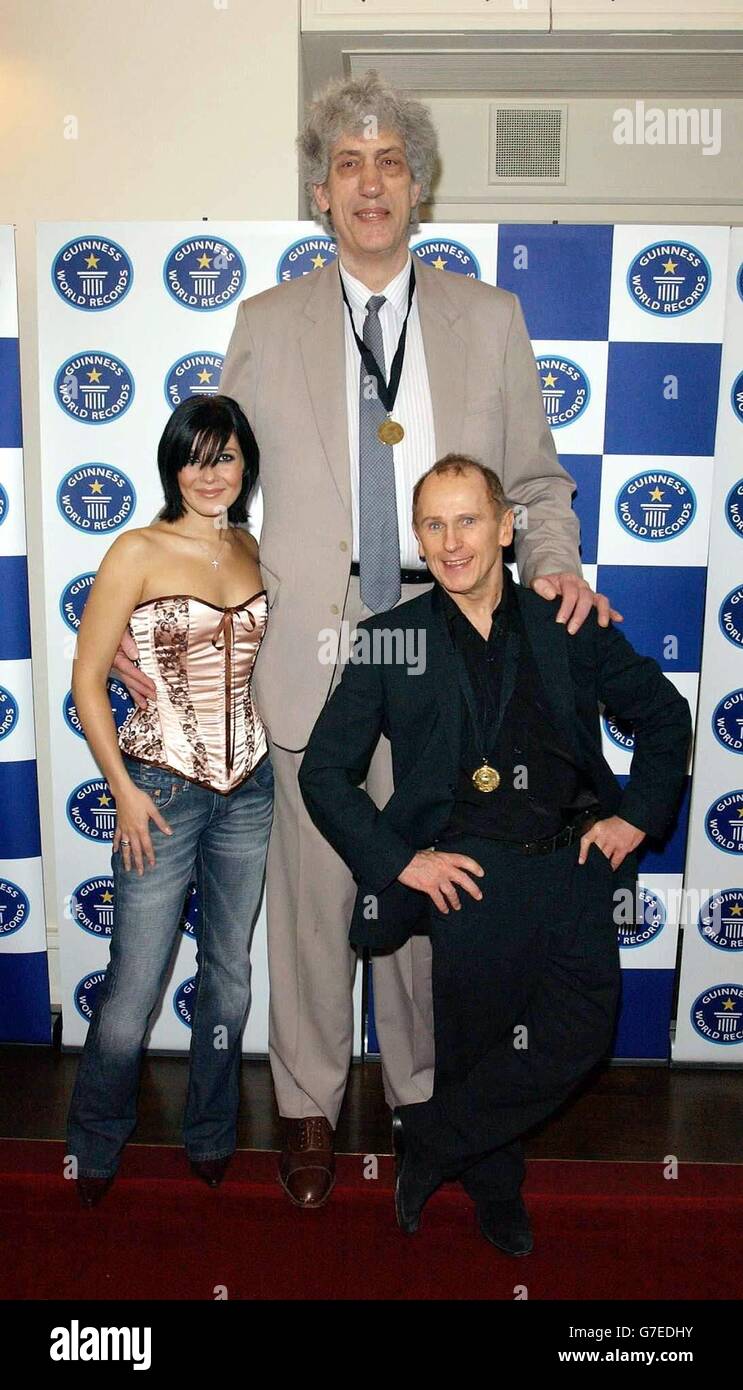 The worlds tallest man alive and dancer wayne sleep immagini e ...