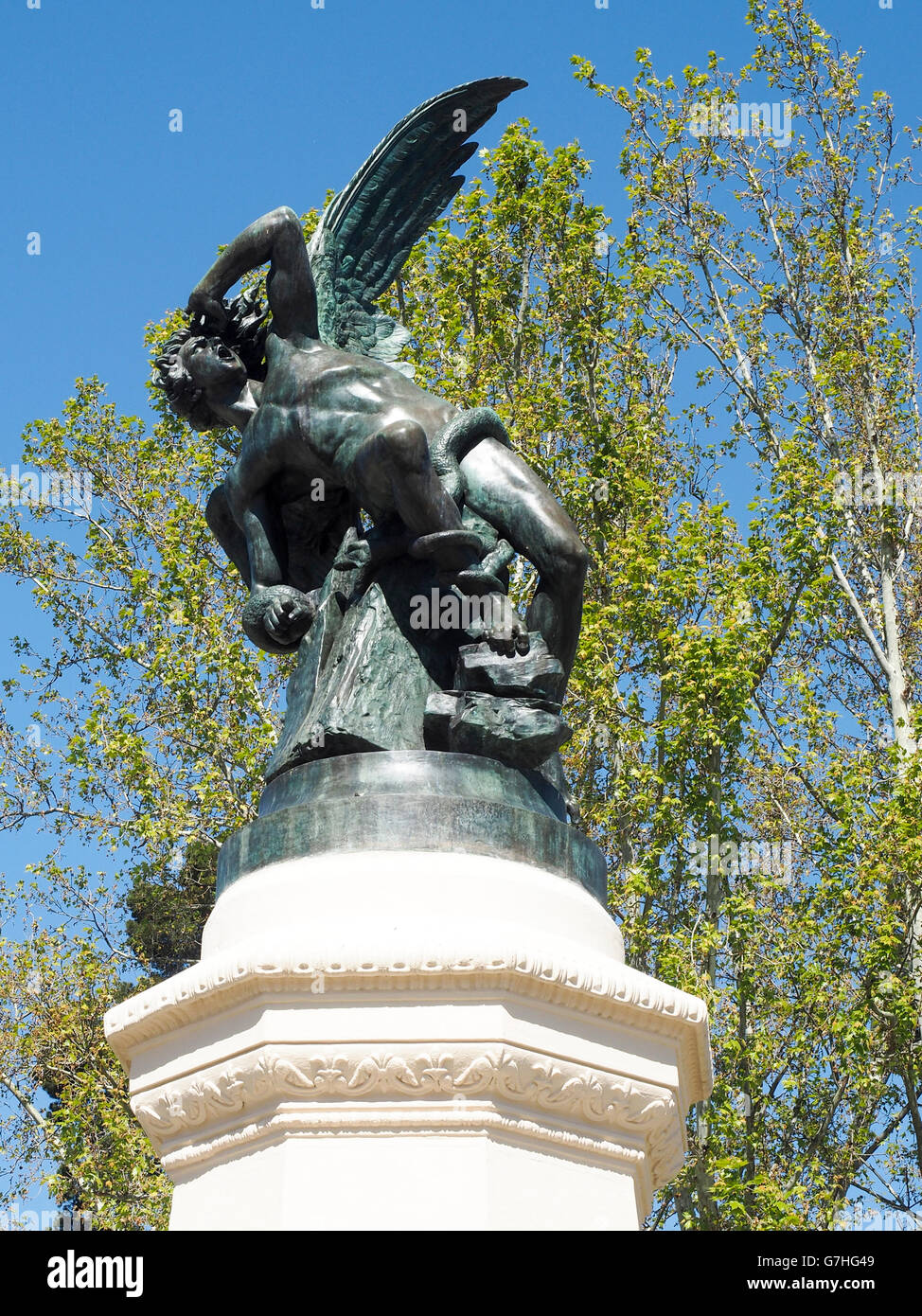 Statua di angelo caduto immagini e fotografie stock ad alta risoluzione ...