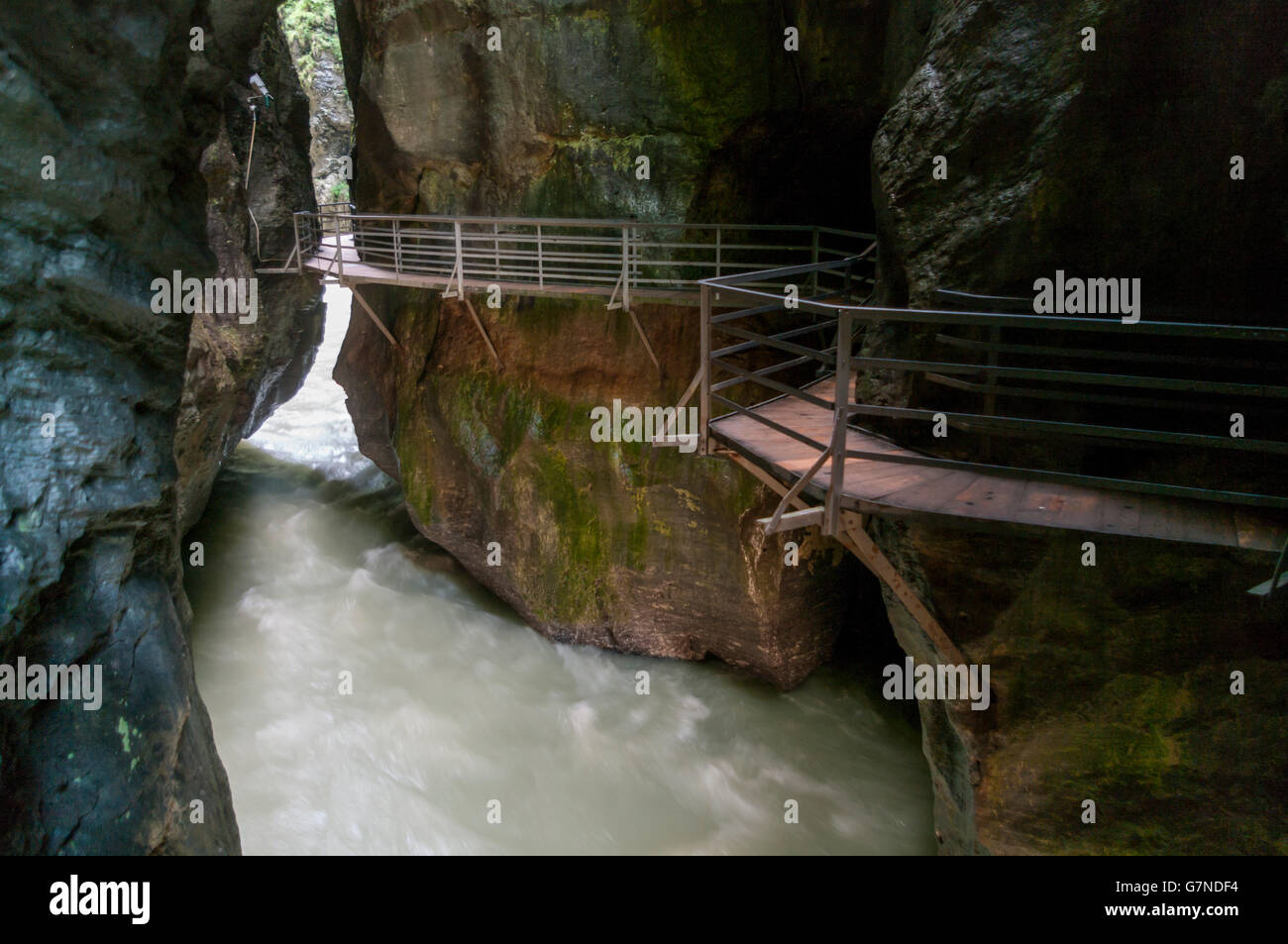 Aareschlucht, una gola del fiume Aare scolpita in profondità nel ...