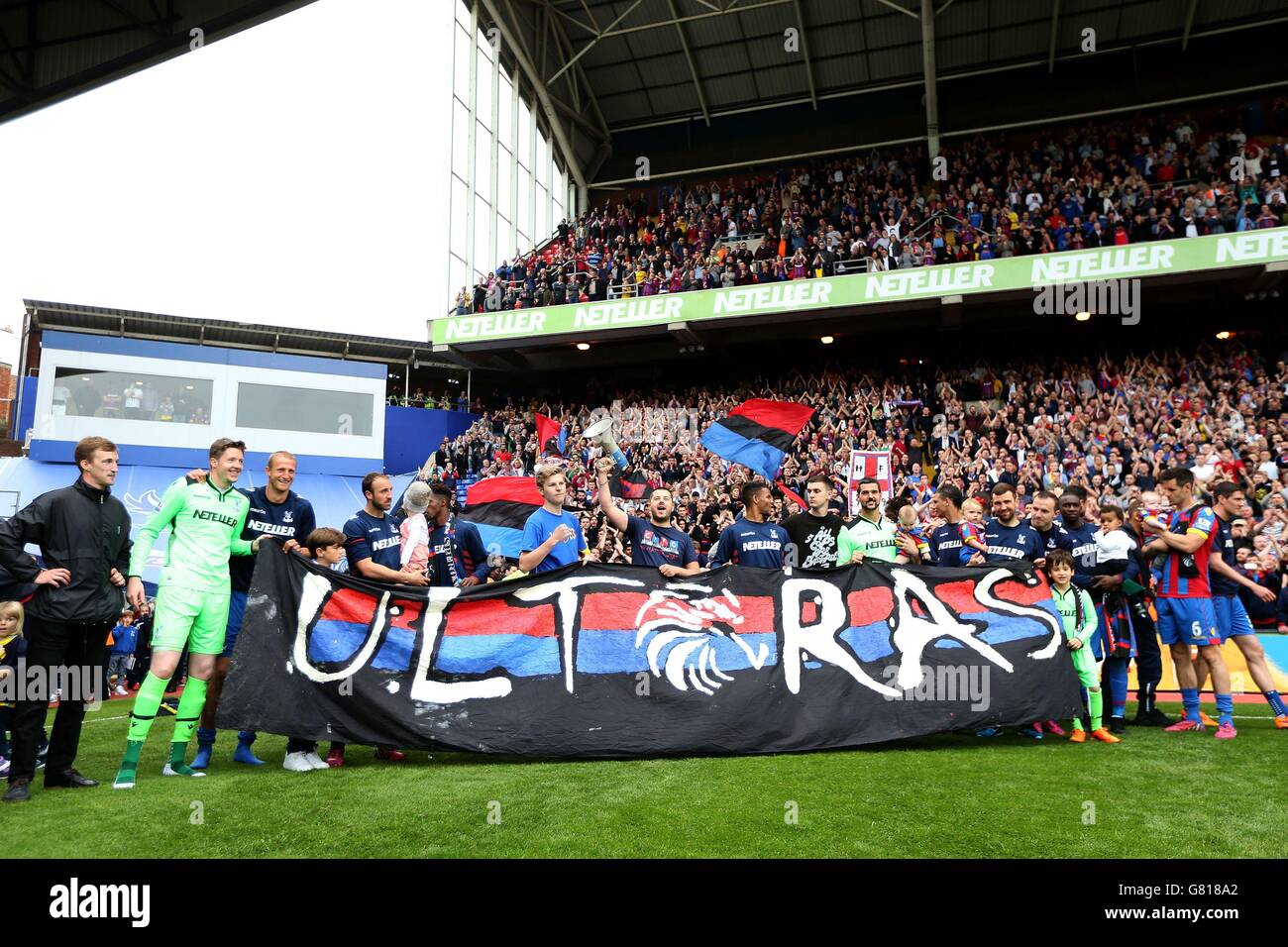 Football ultras immagini e fotografie stock ad alta risoluzione - Alamy