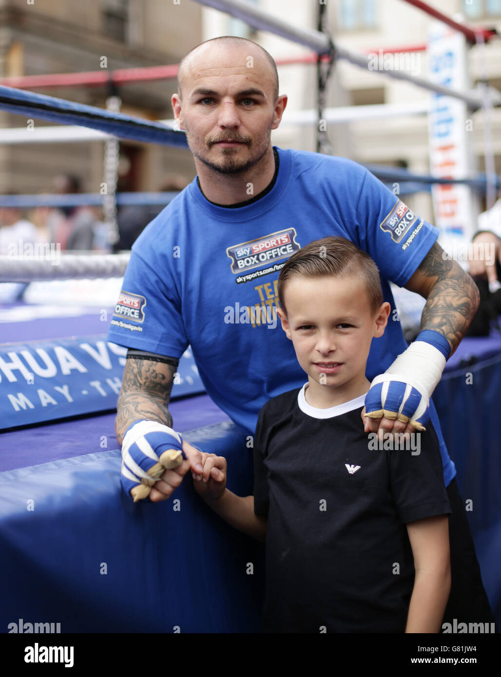 Boxer kevin mitchell durante un allenamento mediatico al covent garden ...