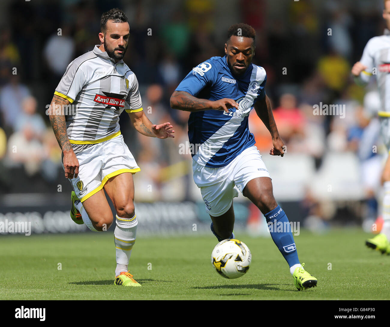 Burton albions robbie weir e birmingham citys jaques maghoma immagini e ...