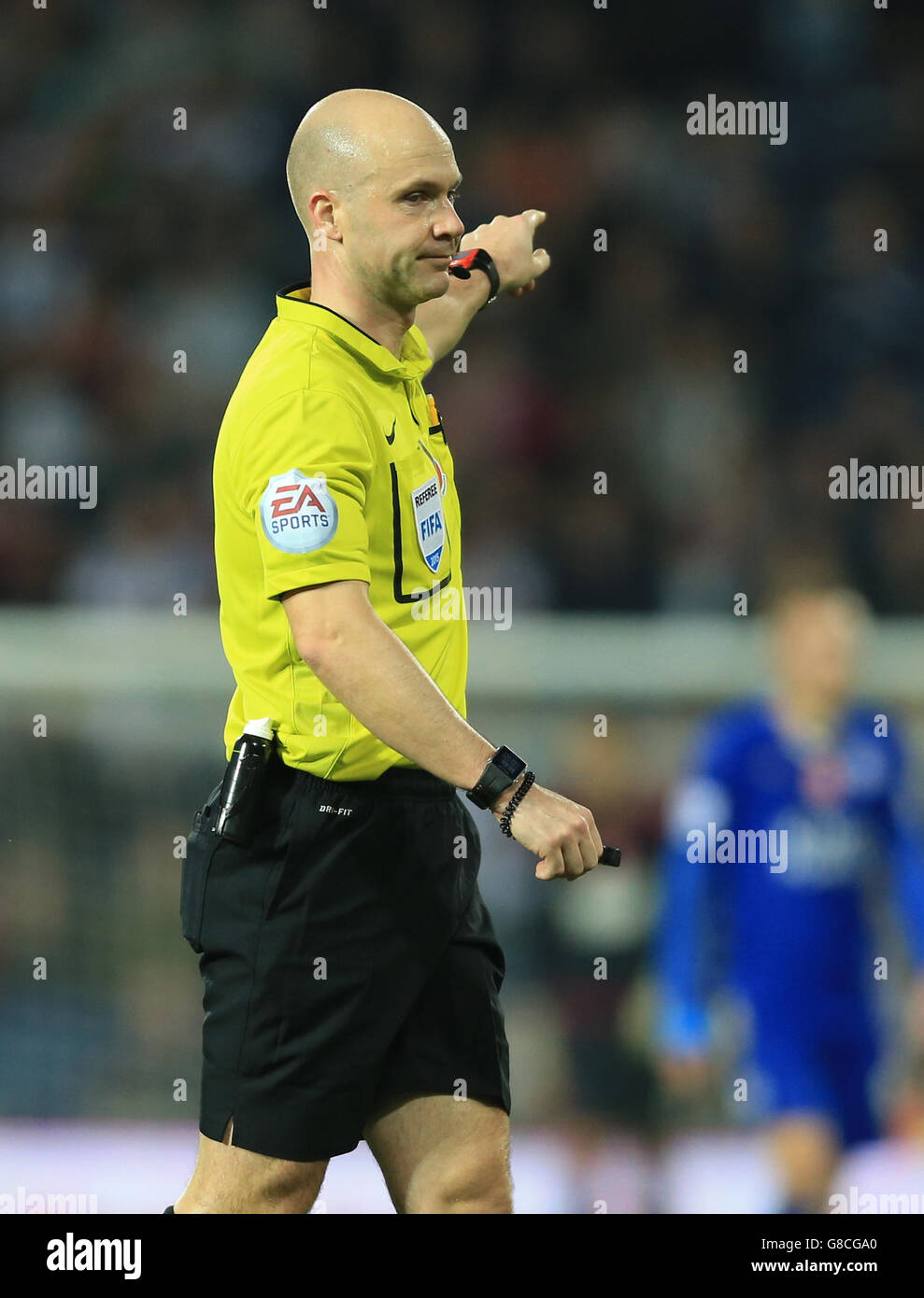 Arbitro della partita anthony taylor barclays premier league match ...