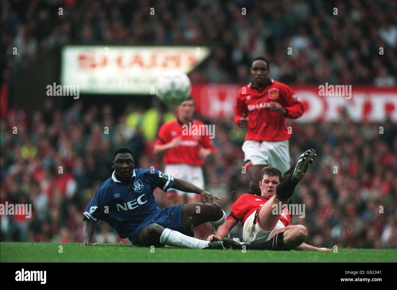 Daniel amokachi immagini e fotografie stock ad alta risoluzione - Alamy