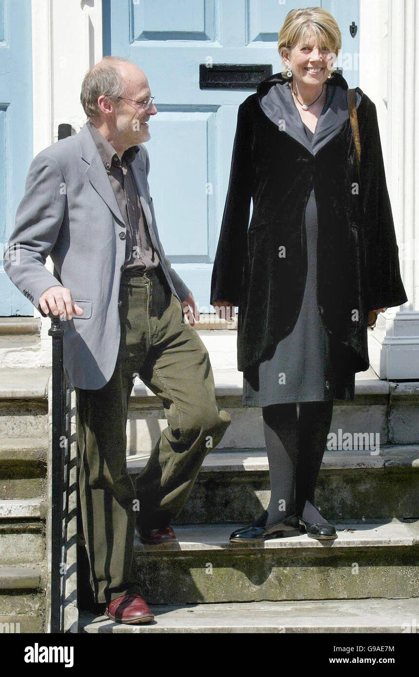 John farrant con la moglie incinta di 63 anni, patricia rashbrook ...