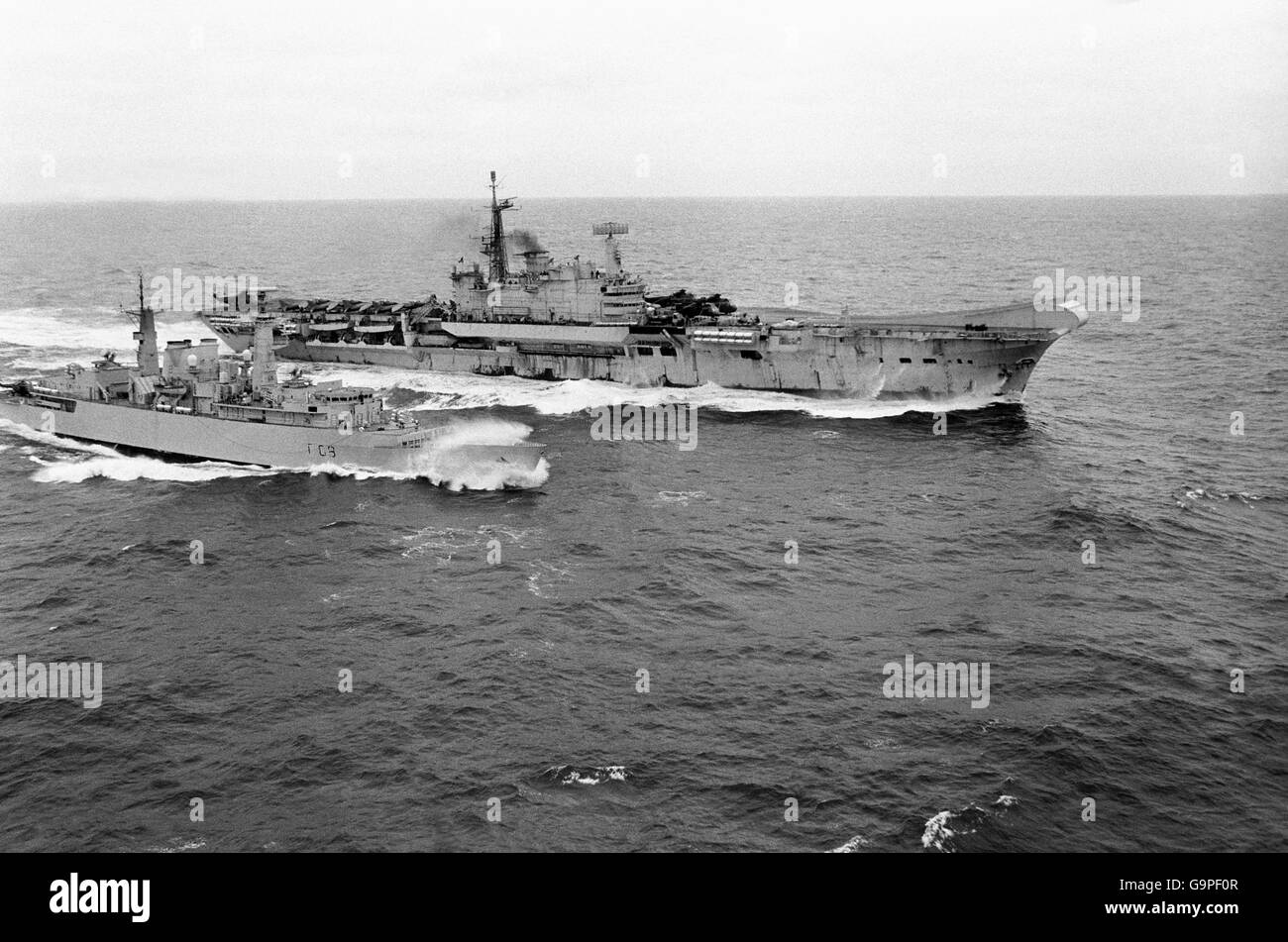Hms hermes e hms broadsword immagini e fotografie stock ad alta ...
