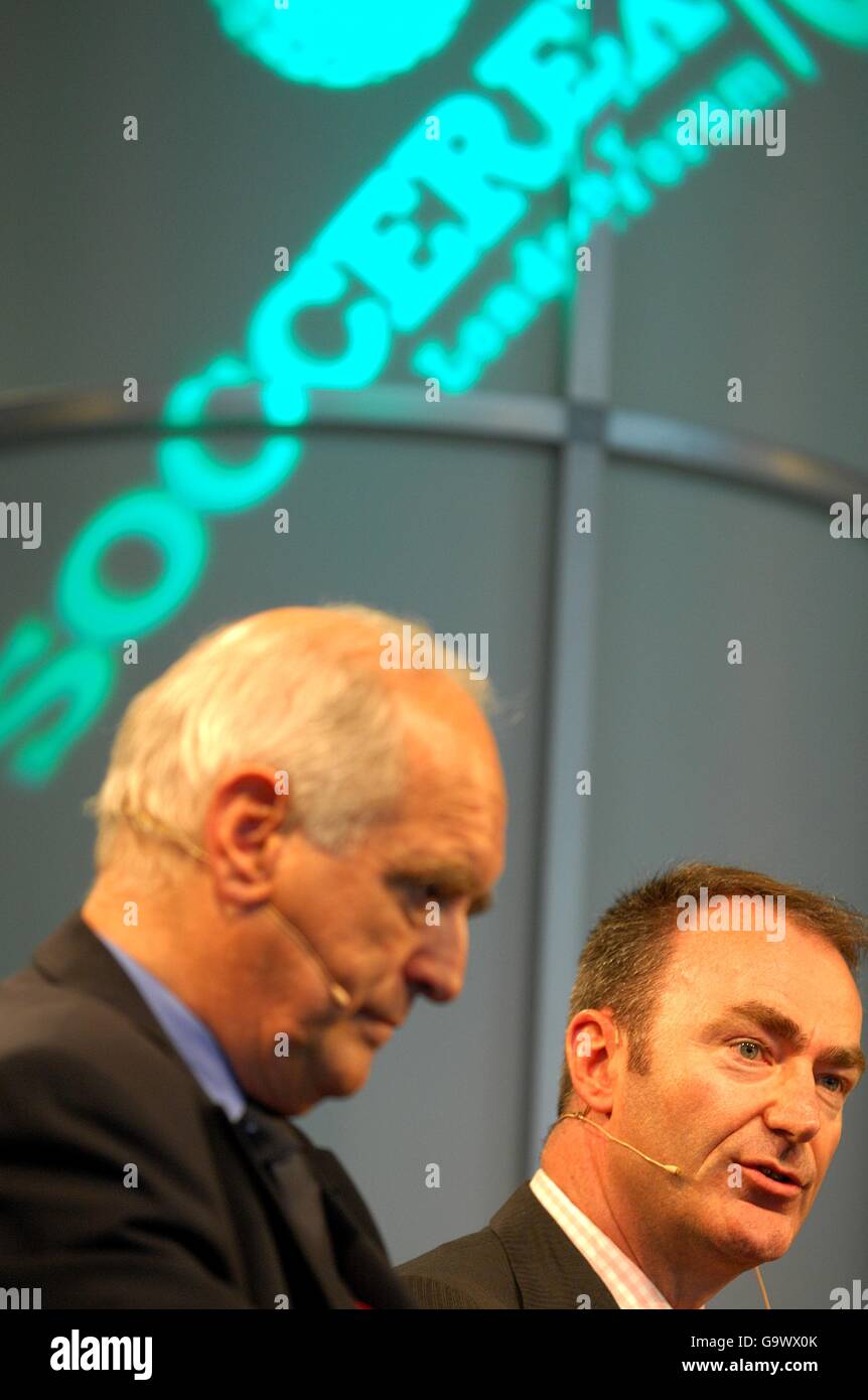 Penrose logo immagini e fotografie stock ad alta risoluzione - Alamy
