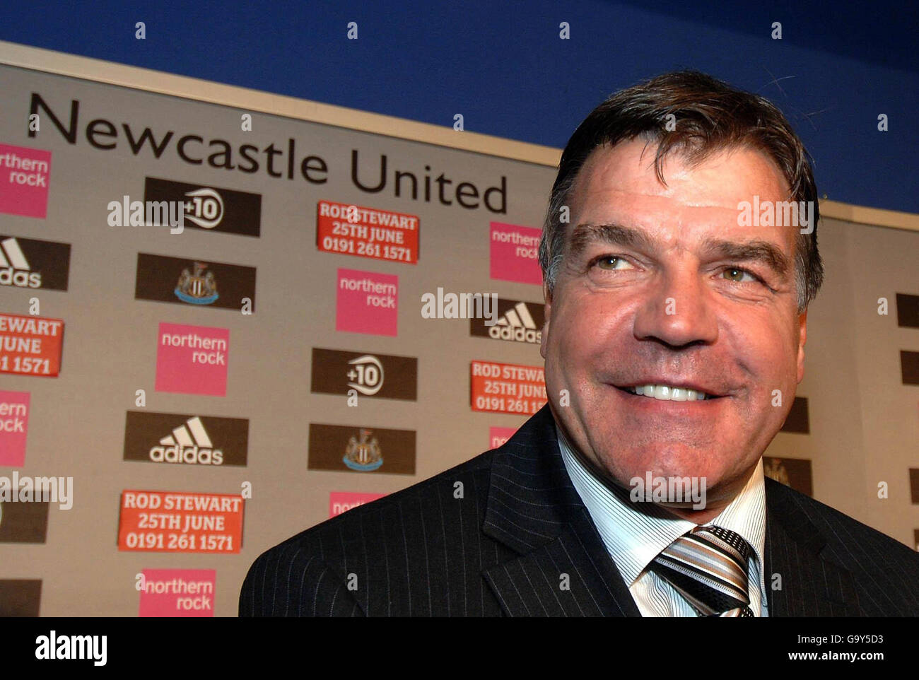 Il nuovo manager del newcastle united sam allardyce durante immagini e ...