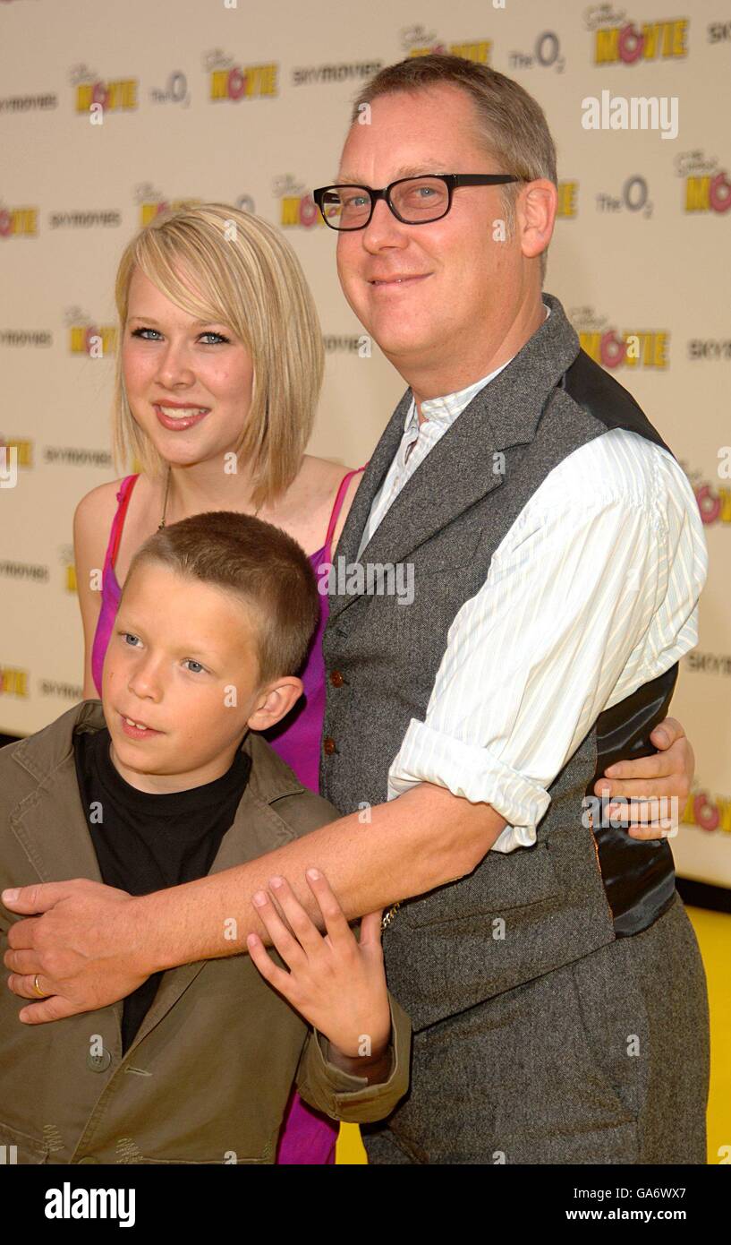 VIC Reeves e la famiglia arrivano per la prima britannica del film ...