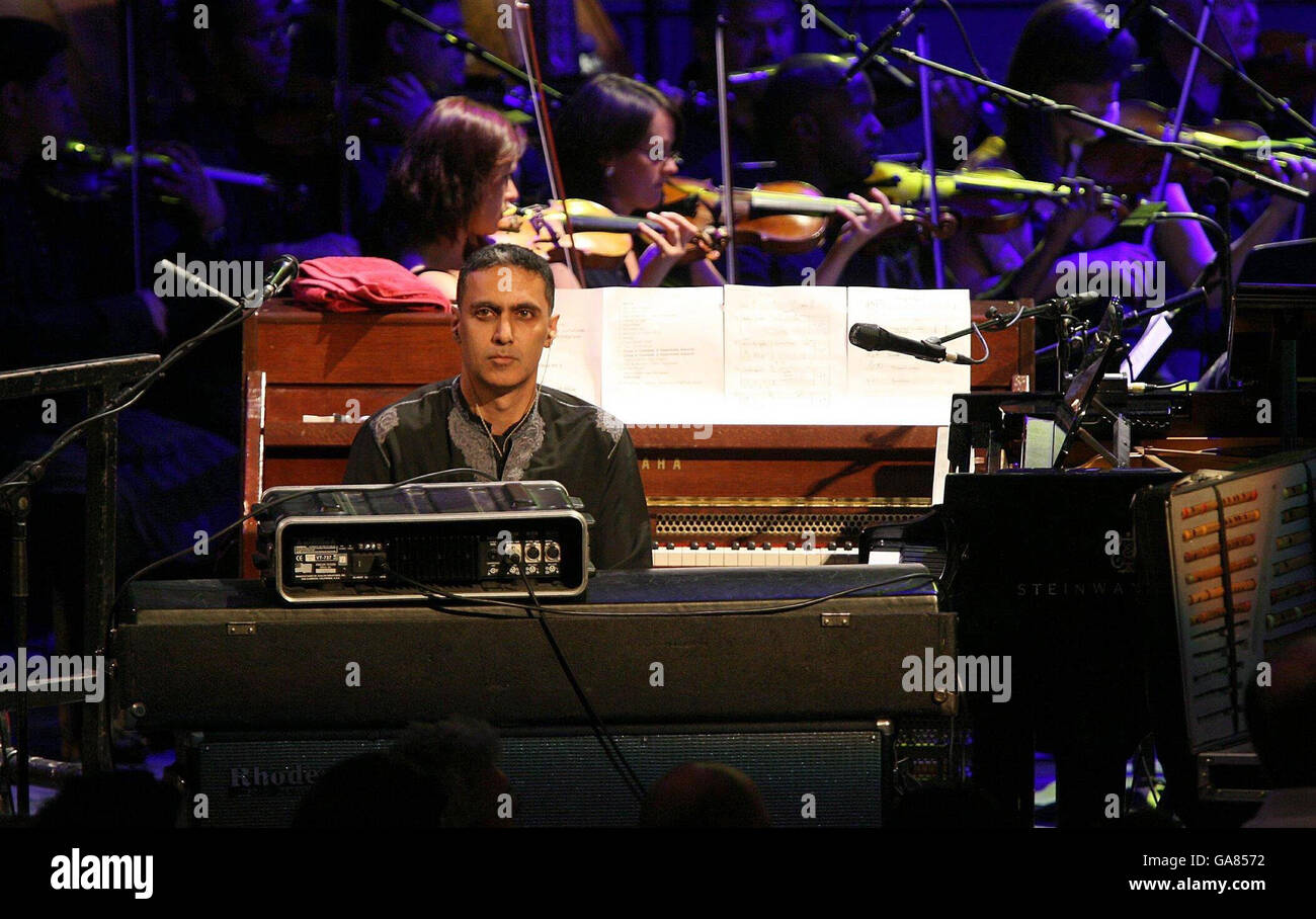 Bbc proms nitin sahney london immagini e fotografie stock ad alta ...