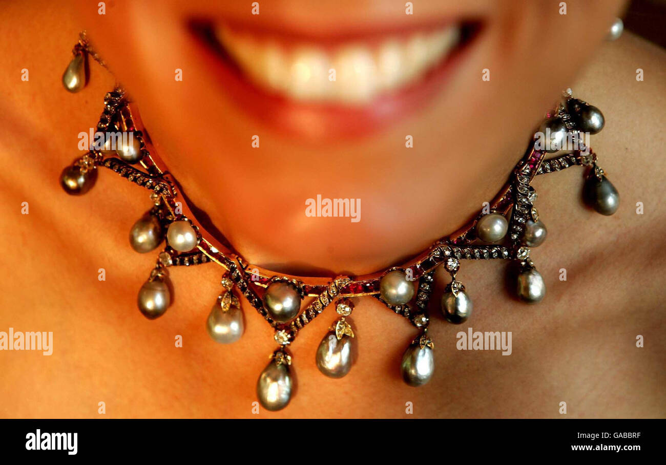 Le perle delle quali appartenevano a marie antoinette immagini e ...