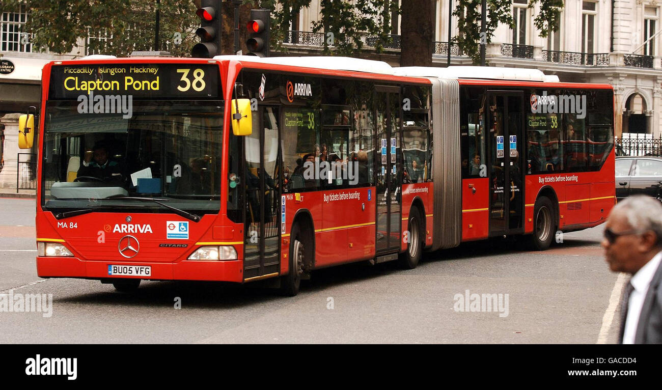 Number 38 bus immagini e fotografie stock ad alta risoluzione - Alamy