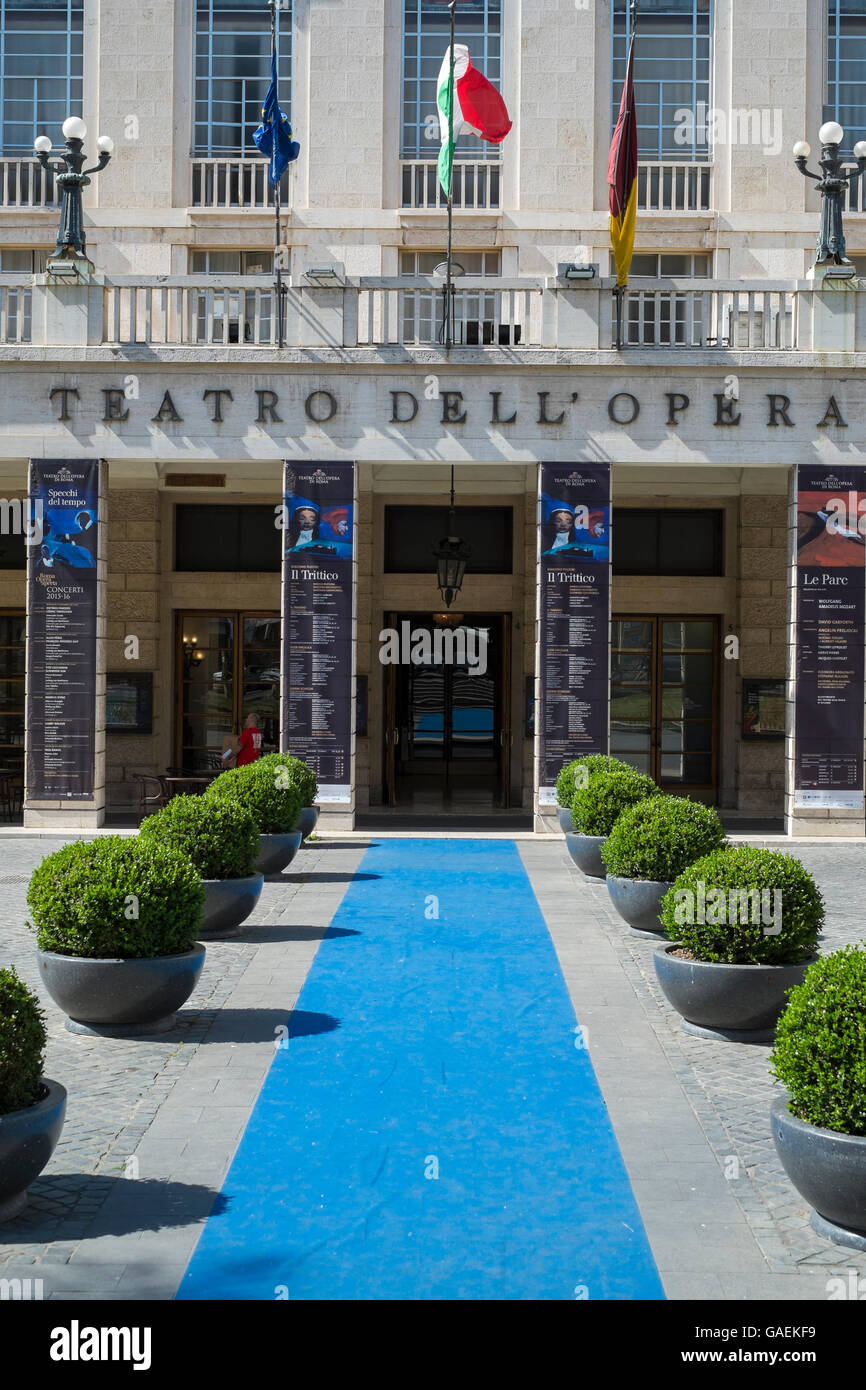 Al teatro dell'opera di roma immagini e fotografie stock ad alta ...
