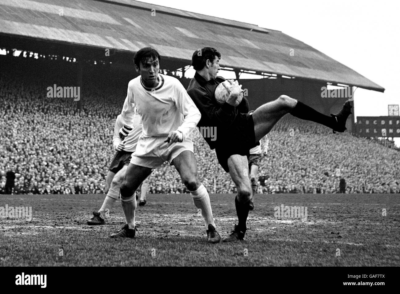 Chelsea portiere peter bonetti immagini e fotografie stock ad alta ...