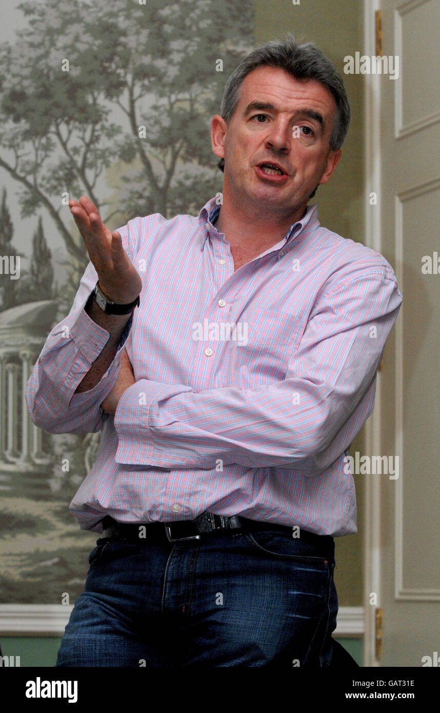 Flotta ryanair immagini e fotografie stock ad alta risoluzione - Alamy