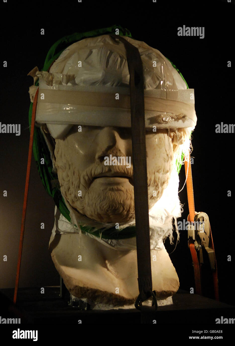 Una testa di marmo imperatore adriano musei britannici adriano immagini ...