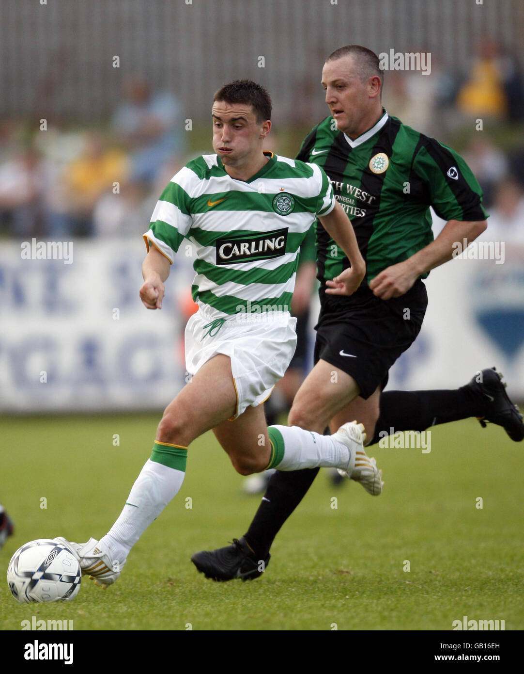 Calcio celtico a figura intera mangdm di calcio immagini e fotografie ...
