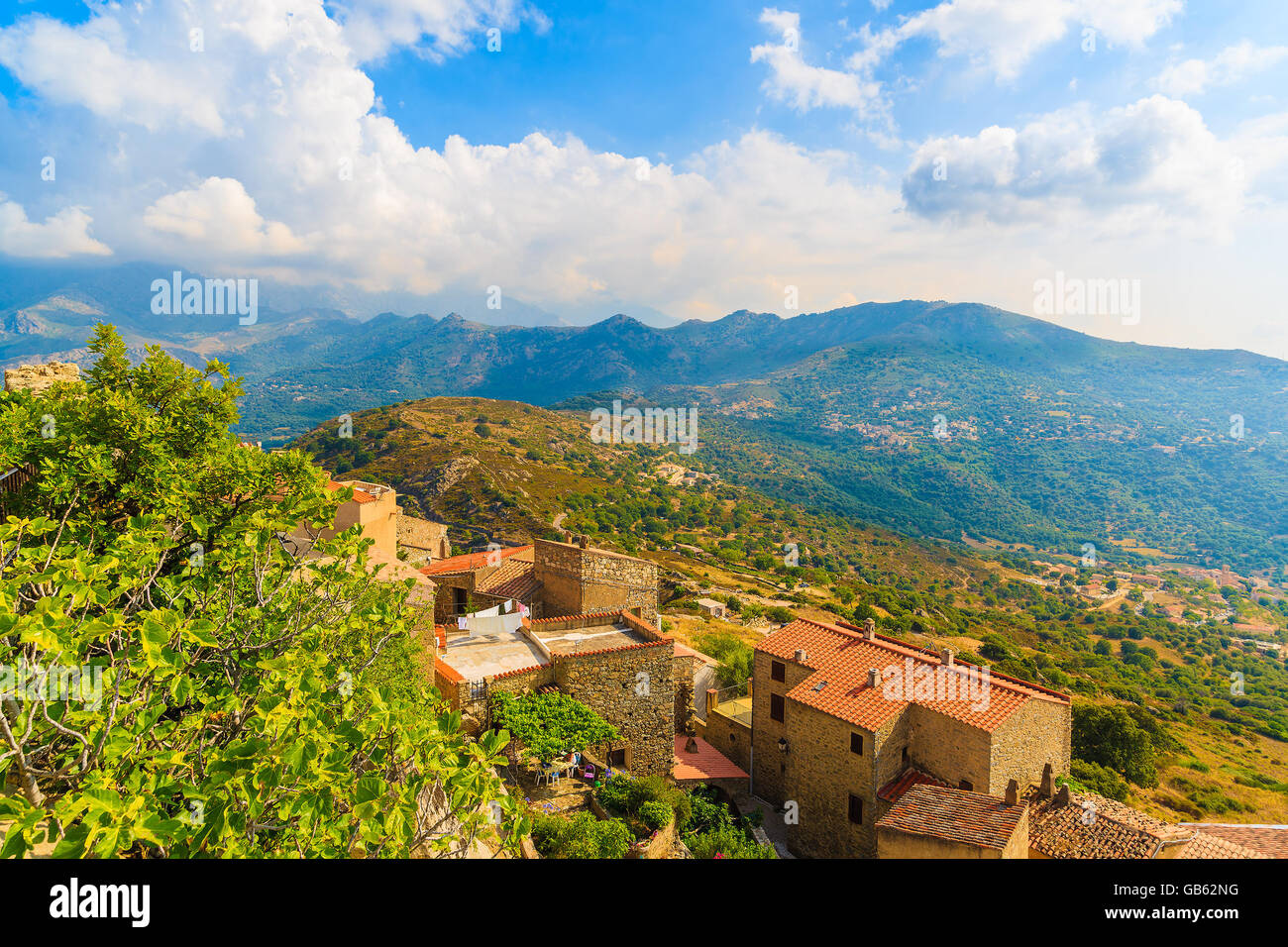 Villaggio di montagna immagini e fotografie stock ad alta risoluzione ...