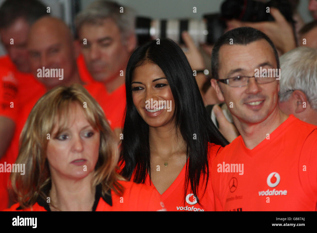 Nicole Scherzinger, la fidanzata di Lewis Hamilton, torna alla sede ...