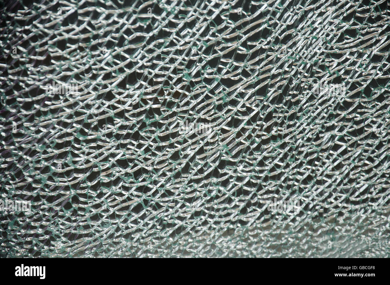 Lo specchio fratturato immagini e fotografie stock ad alta risoluzione ...