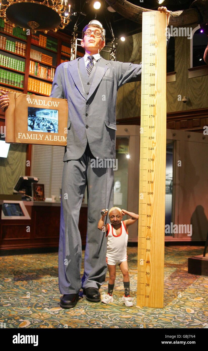 Romeo Dev, il più piccolo al mondo bodybuilder Foto stock - Alamy