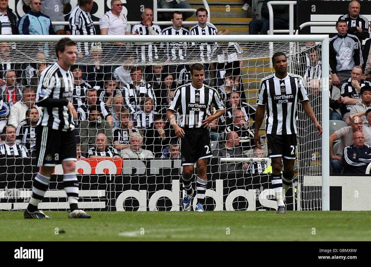 Newcastle uniteds steven taylor ha lasciato il loro obiettivo del gioco ...