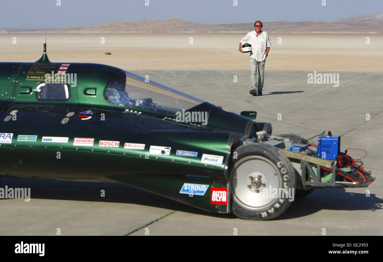 Il finanziatore e pilota del team British Steam Car Challenge, Charles ...