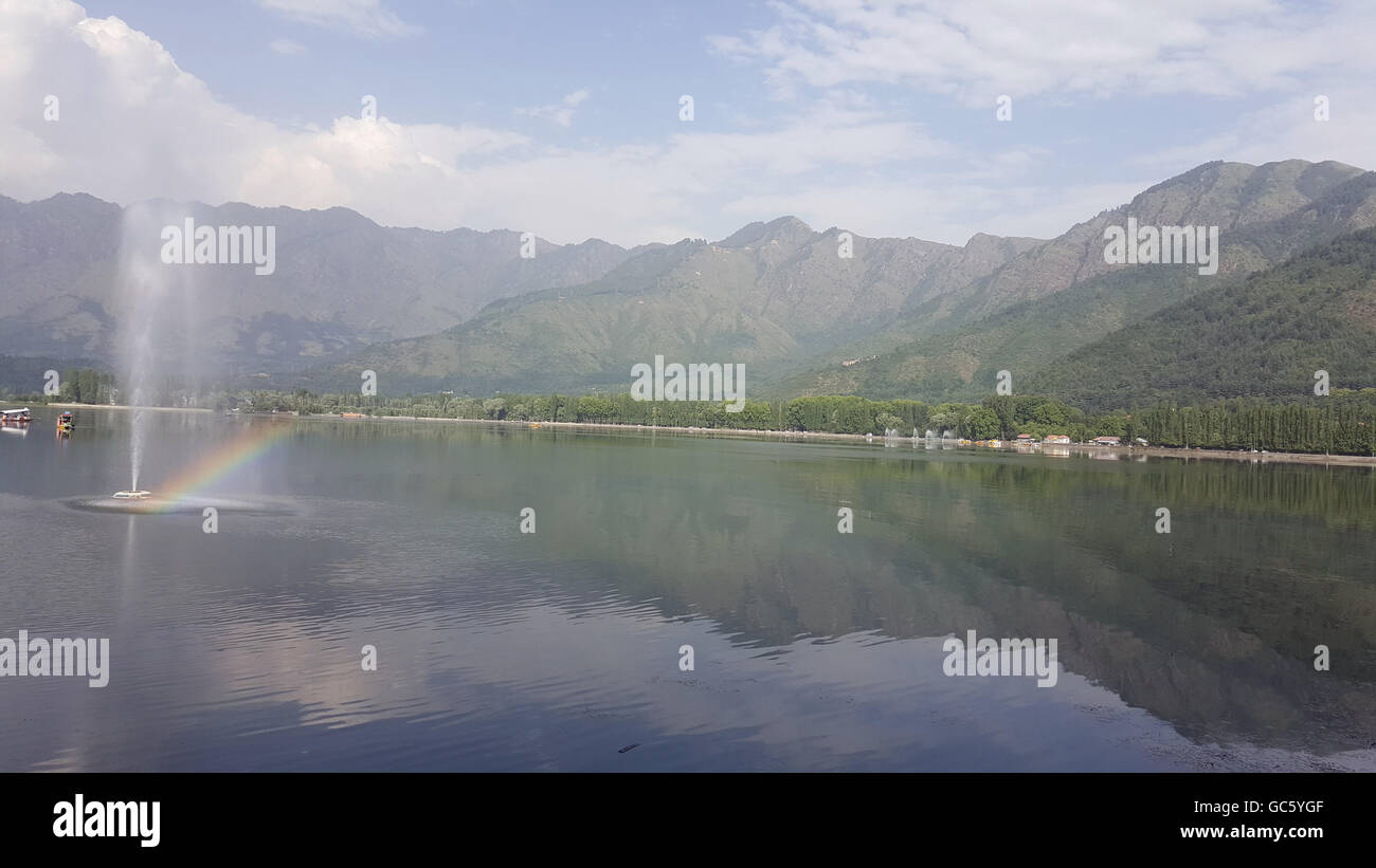 Bellissimo lago dal immagini e fotografie stock ad alta risoluzione - Alamy