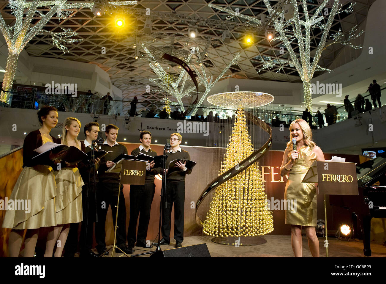 Chi famoso ferrero rocher immagini e fotografie stock ad alta ...
