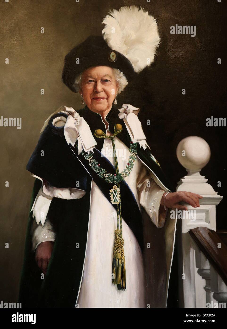 Un nuovo ritratto della regina Elisabetta II dipinto da un artista ...
