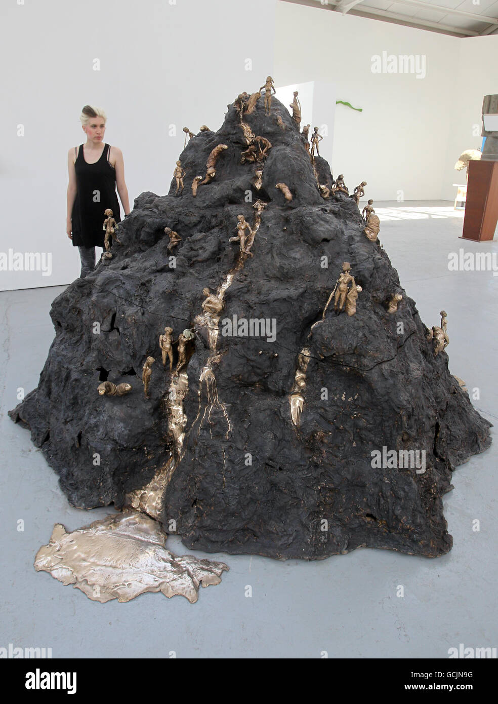 Il Royal College of Art Worker Sonya Barber vede 'montagna' dei Rose ...